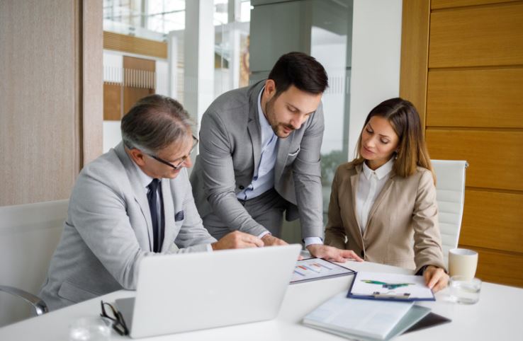 Employee Management 101: How To Manage Staff Successfully - Live ...