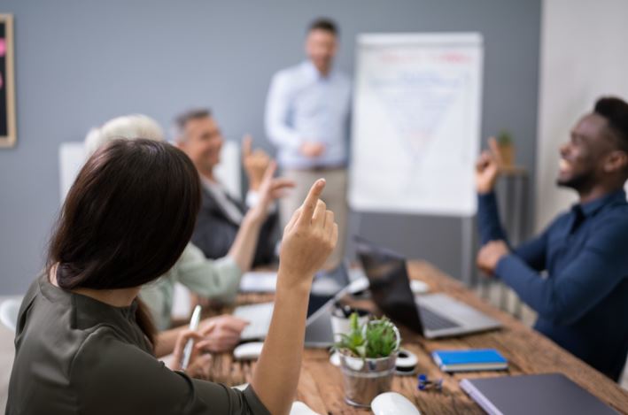 Employee Management 101: How To Manage Staff Successfully - Live ...